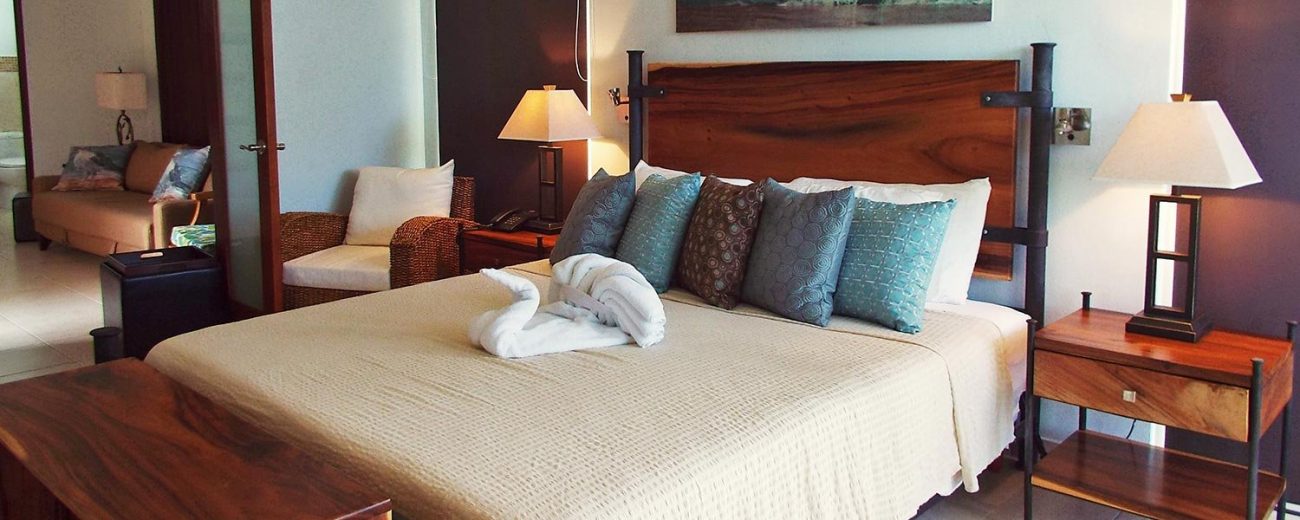 Sol y Mar (Sun and Sea Room) – Master Suit – La Gaviota Tropical